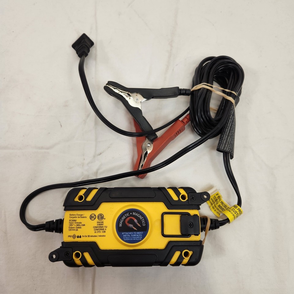 Stanley Recharge-It 12V 120Volt 2 Amp Battery Trickle Charger BC209W ...