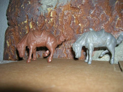 2 Vintage MARX BUCKING HORSES 1950'S RUBBER PLAYSET 60MM TOY CHUBBY | eBay