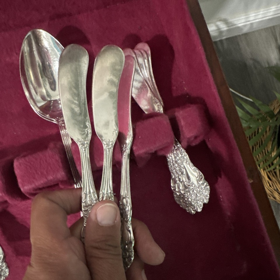 reed and barton MIrrorstele 39pc Silver-plate set With Chest, 1945 ...