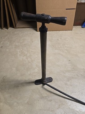 Vintage Ford "Script" Tire Pump Model A, T 1926 1927 1928 1929 1930 ...