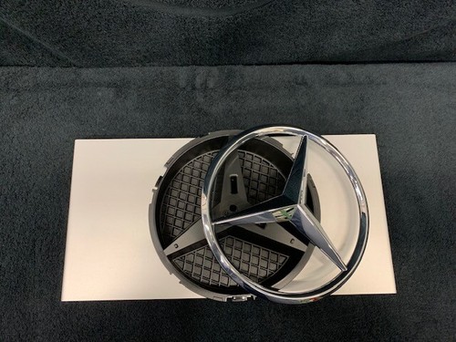 Mercedes-Benz front grille badge & backing A0008171016 & A0008880060 ...