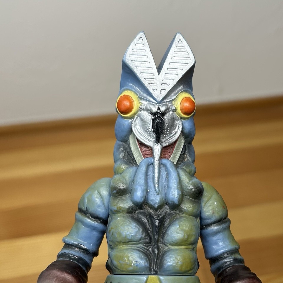 Bandai Ultraman Kaiju Alien Baltan 2004 Ultra Monster Series Figure Toy ...