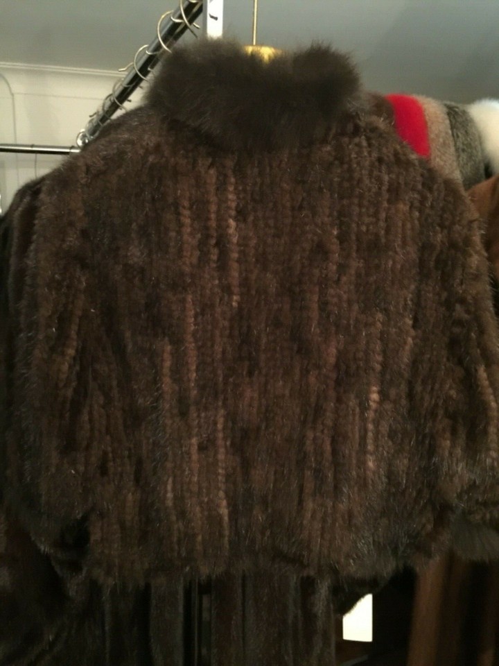 CHICAGO FUR MART SIZE 6. BRAND NEW BROWN KNITTED MINK CAPE W/FOX TRIM ...