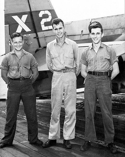 GEORGE H.W. BUSH WITH TBM-1C AVENGER WWII 11x14 GLOSSY PHOTO PRINT | eBay