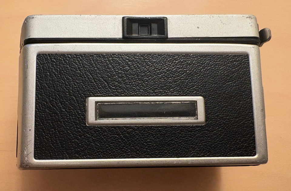 Vintage Kodak Instamatic 104 Camera w/ 126 Film | 60s Retro Shelf Decor ...