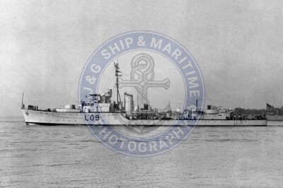 Royal Navy Type III Hunt Class Destroyer HMS EASTON (L09) - 6X4 (10X15 ...