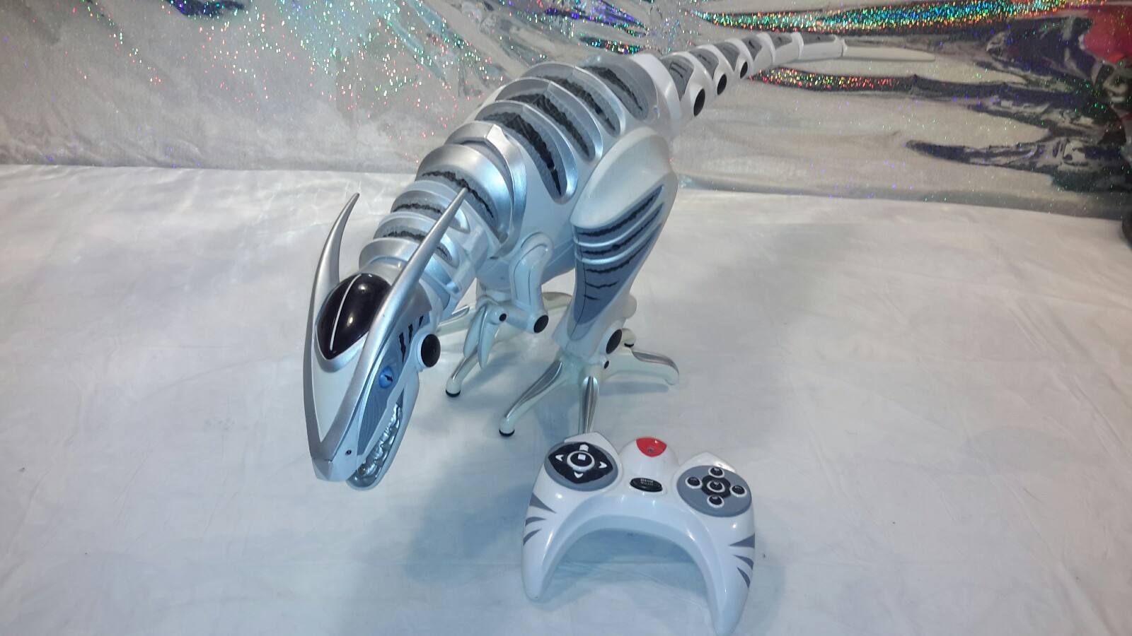 Radio Shack White Roboraptor Dinosaur 32" & 9" Remote Control Controller Works | eBay