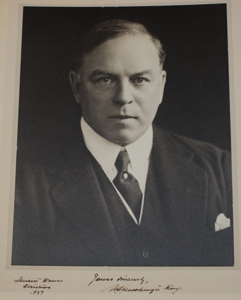 1937 William Lyon Mackenzie King Signed Photo Portrait Prime Minister ...