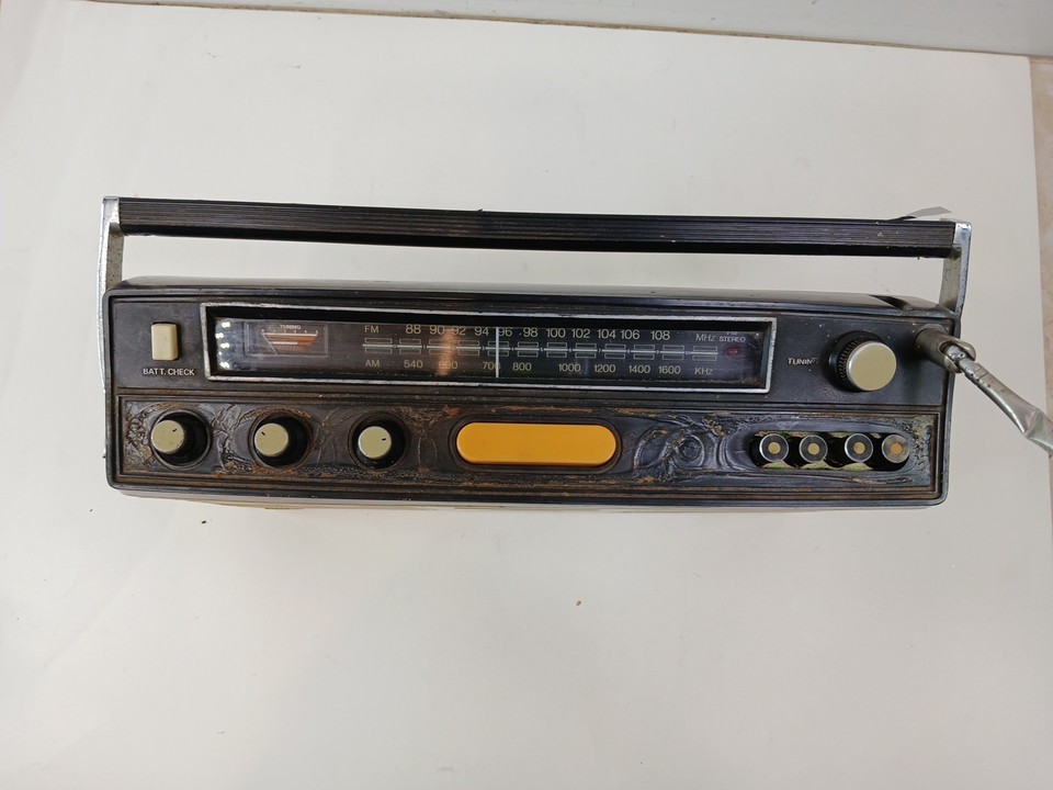 Portable 8 Track PlayerMacDonald Instruments AM/FM Radio MadeInTaiwan ...