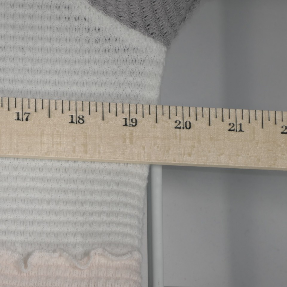 Doe and Rae Gray Pink Knit Sweater Womens Size L Ruffles Colorblock ...
