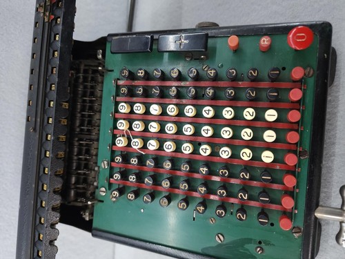 Monroe High-Speed Adding Calculator - Powers On and Makes Adding ...