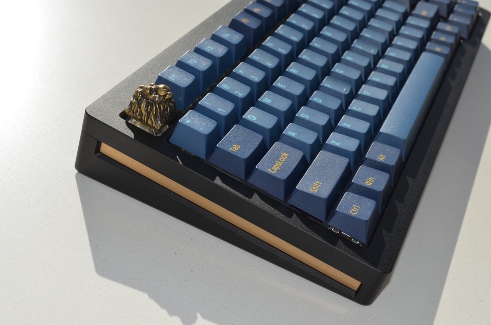 Blue wireless 75% mechanical gaming keyboard World Of Warcraft Alliance ...