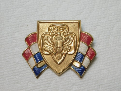 VINTAGE 1940s GS - GIRL SCOUT TRI-COLOR PIN AMERICAN EAGLE RED WHITE ...