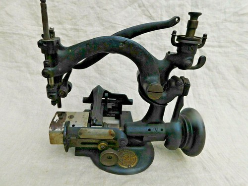 MACHINE A COUDRE GROSSMANN DRESDENSIA CHAPEAUX DE PAILLE SEWING MACHINE ...