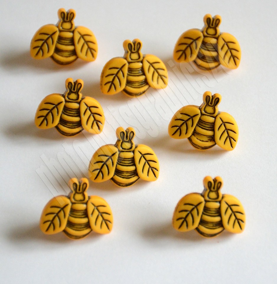 Large Bees ~ Button Fun Bees / Jesse James Dress It Up / Golden Yellow ...