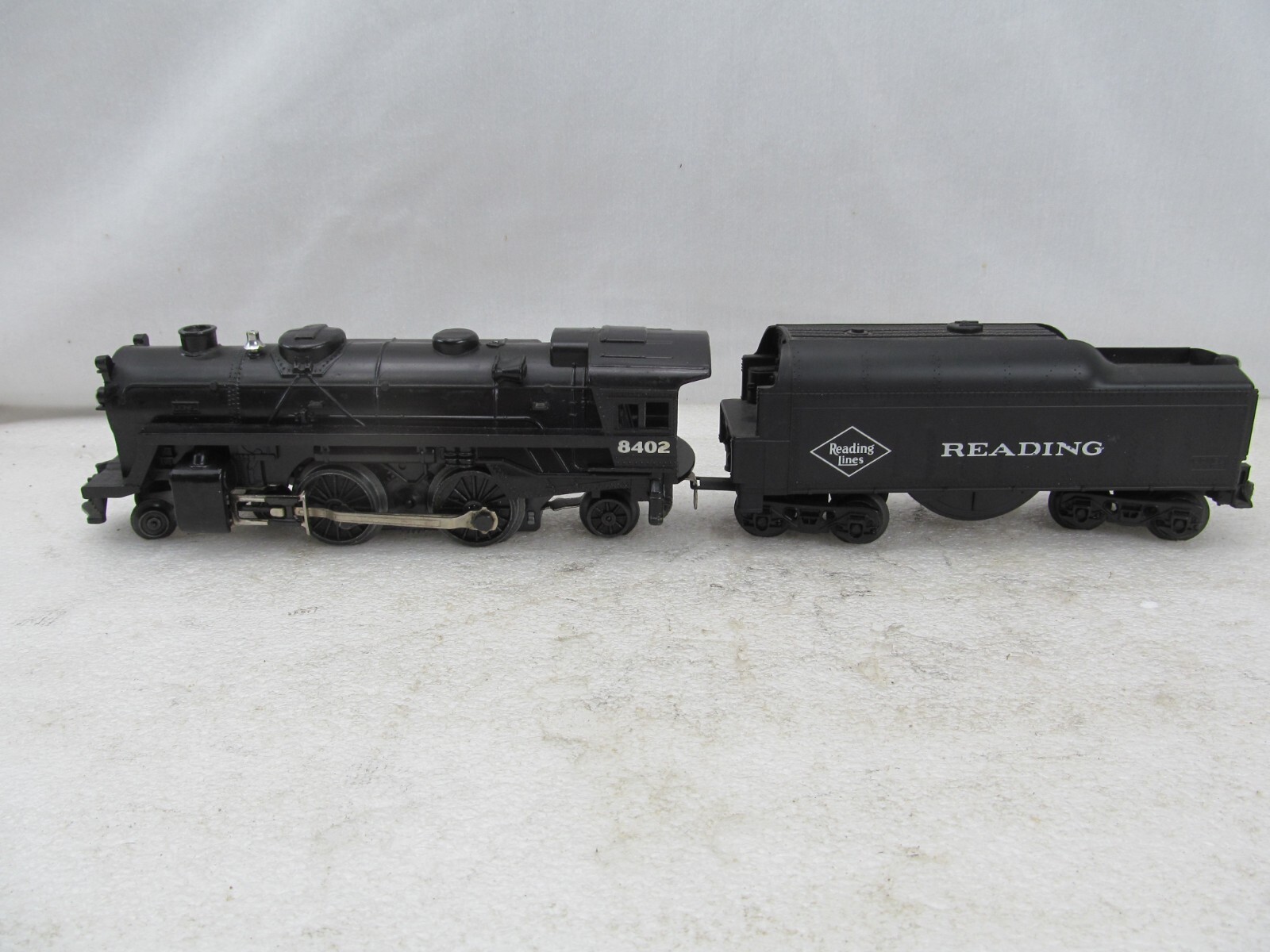 Lionel Trains 6-8402 Reading 4-4-2 Steam Locomotive Engine & Tender ...