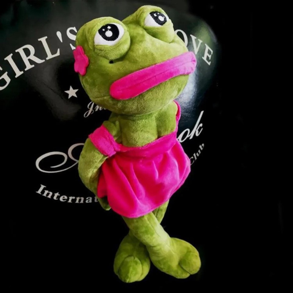 45cm Sad Frog Plush Toy Soft Stuffed Pillow Magic Expression Pepe With ...