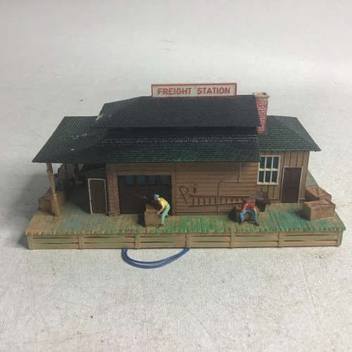 Vintage Collectible Tyco HO Scale Lighted Freight Station | eBay