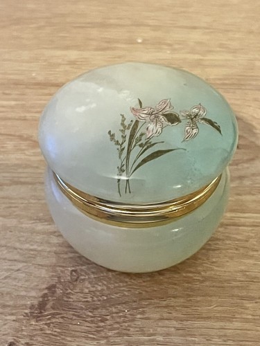Vintage Small Green Alabaster Jewelry Powder Box Hinged Lid Applied ...