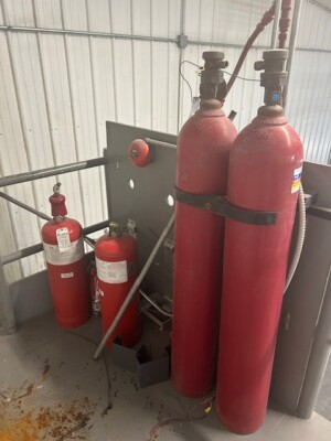 Kidde 75# CO2 Tanks and Badger DC-150 Dry Chemical Cylinder Suppression ...
