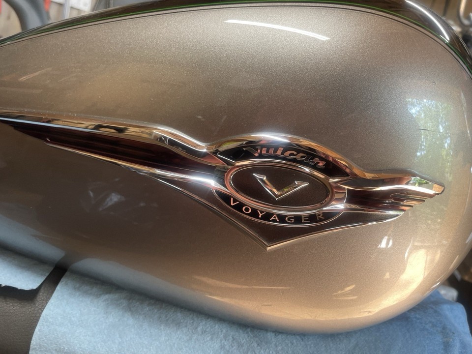09-13 Kawasaki VN1700 Vulcan Voyager Fuel petrol Tank | eBay