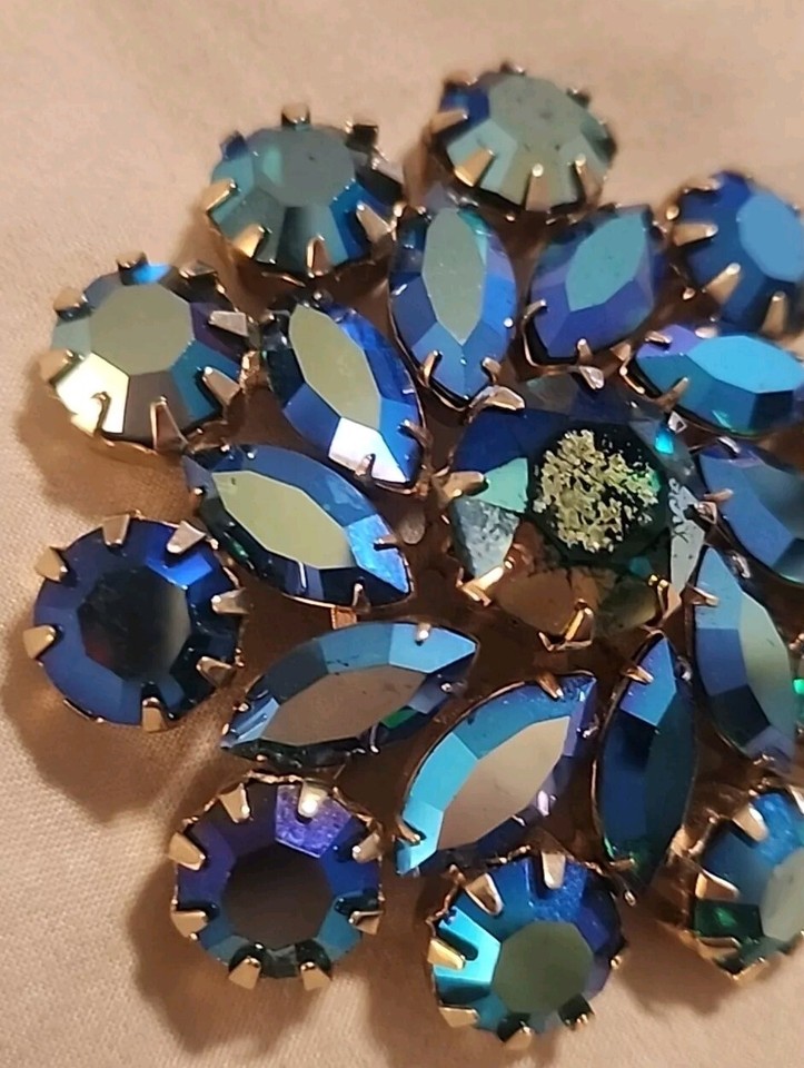 Pretty Large Vintage Blue AB Rhinestone Round Brooch Pin Unsigned ...