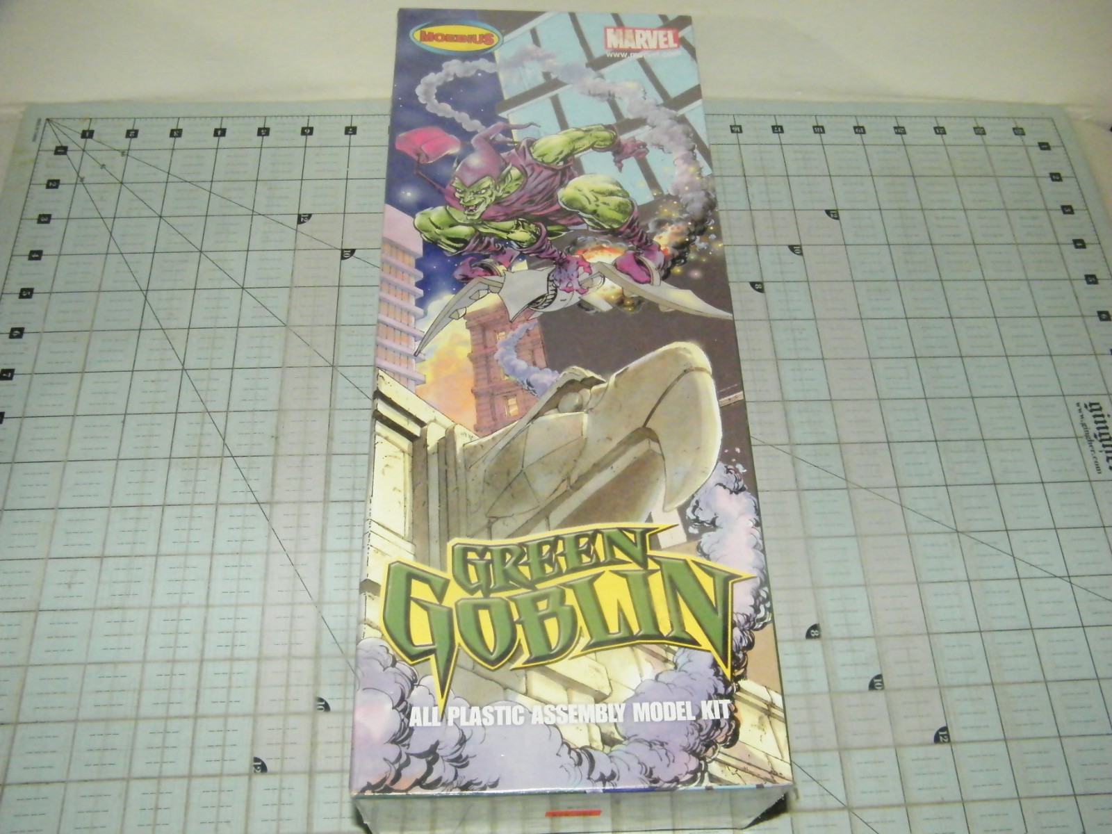 2009 MOEBIUS 906 1/8 GREEN GOBLIN W/DETAILED BASE NEW IN THE BOX ...