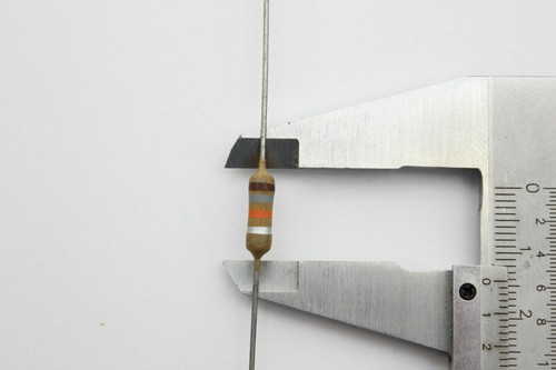 FESTWIDERSTAND AUS KOHLENSTOFFFILM. 3/4W 18K 10% *3 PC* NOS (Neuer ...
