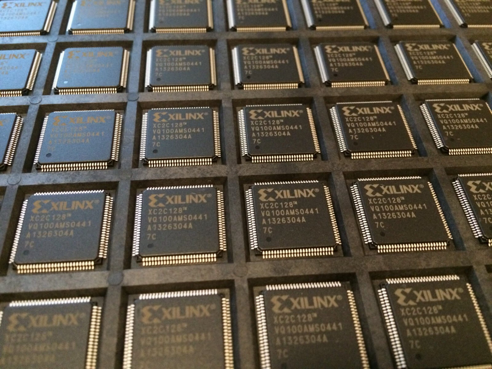 121 Pcs New Xilinx XC2C128-7VQ100C CPLD CoolRunner -II 128 Macrocells 7ns VTQFP | eBay