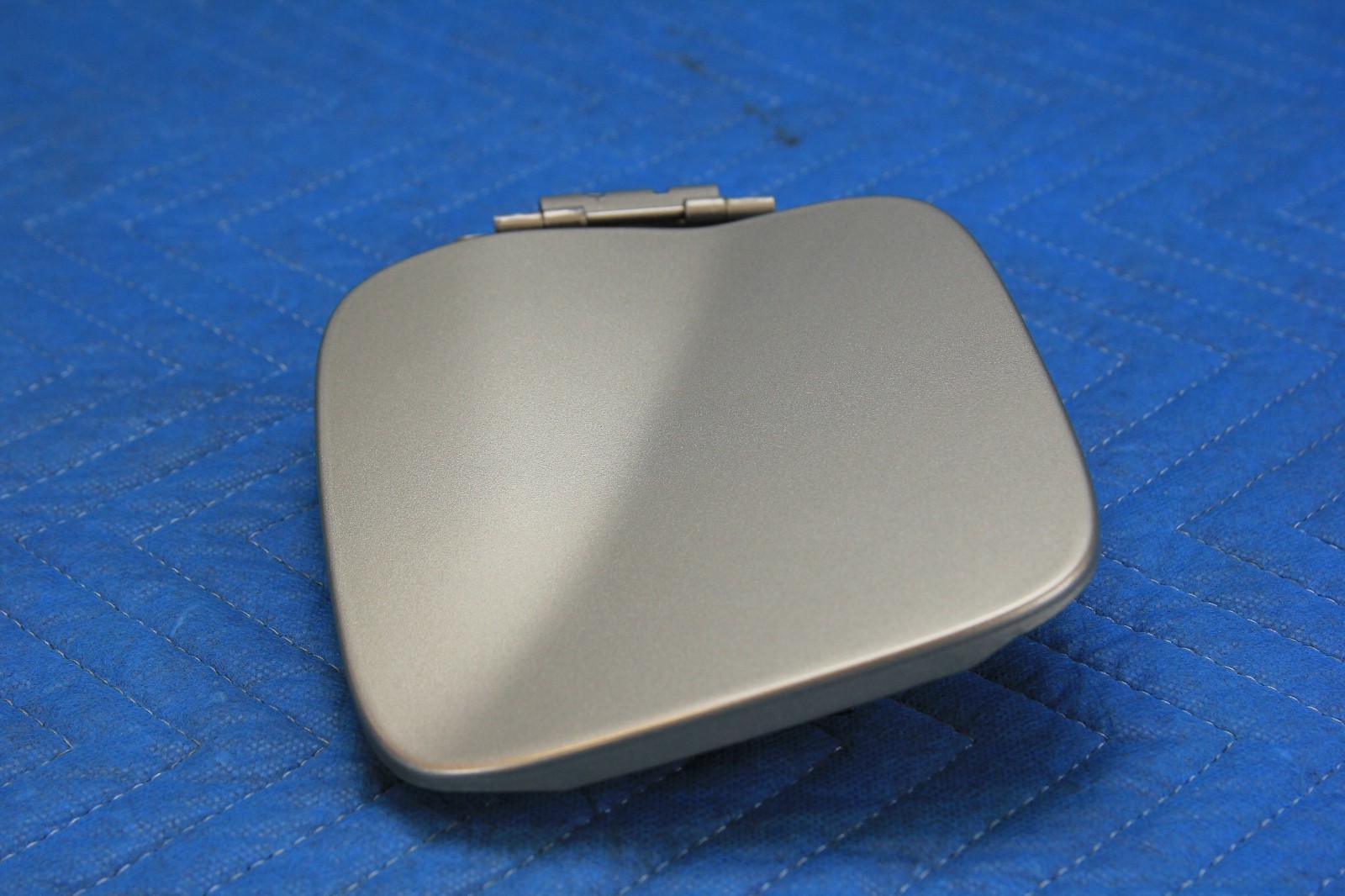 Lexus LX470 Fuel Filler Door 77350-60061 1998-2007 OEM | eBay