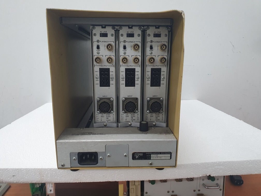 Vishay 2360 Portable Enclosure + Vishay 2310 Signal Conditioning ...