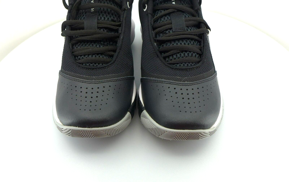 Under Armour SC 3 Zero IV Kids Black White Athletic Shoes Size 6Y New ...