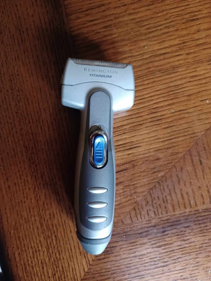 Remington Titanium MSC-140 Men's Shaver Dual Flex Technology Battery ...