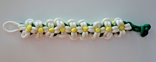 DAISY BRACELET PARACORD HAND MADE 8" LONG WHITE GREEN YELLOW 9 FLOWER ...