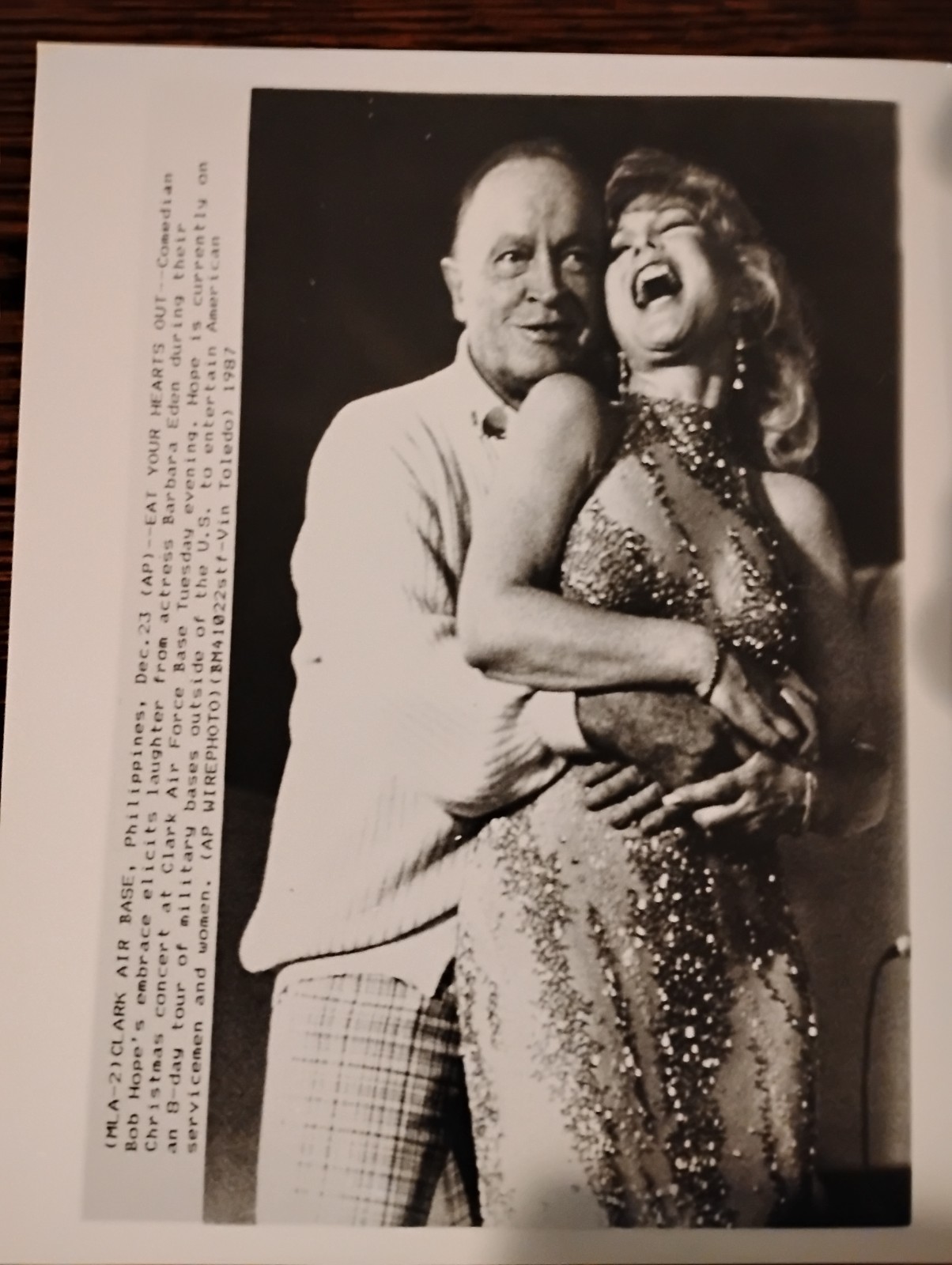 BARBARA EDEN AND BOB HOPE 1987 A.P. ORIGINAL 8X10 PHOTO | eBay