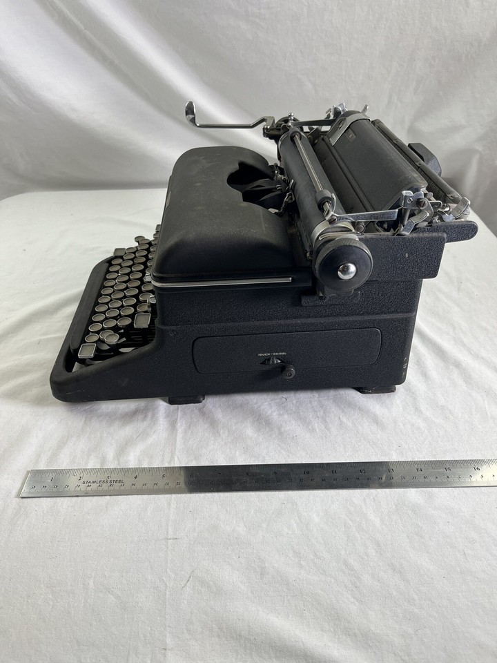 Royal Vintage Touch Control Magic Margin Manual KMM Typewriter 1940’s ...