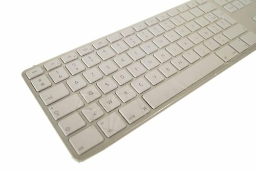 Apple A1243 Wired Aluminum Keyboard - White/ Extended MB110FN/B *FRENCH ...