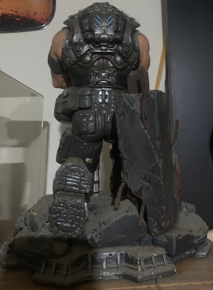 Gears of War 3 Marcus Fenix Collectors Figure Limited Edition Statue ...