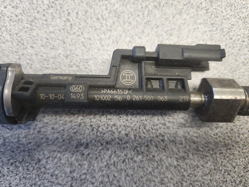 OEM Fuel injector PA6635GF 0261500140 102135-41 1353 7639990-04 BMW ...