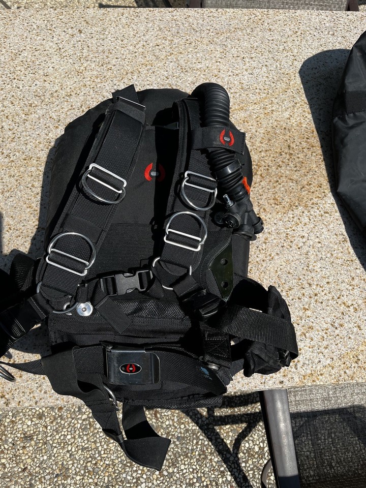 Hollis S 25 BCD Wing System (XL) complete with Hollis Dive Bag. | eBay