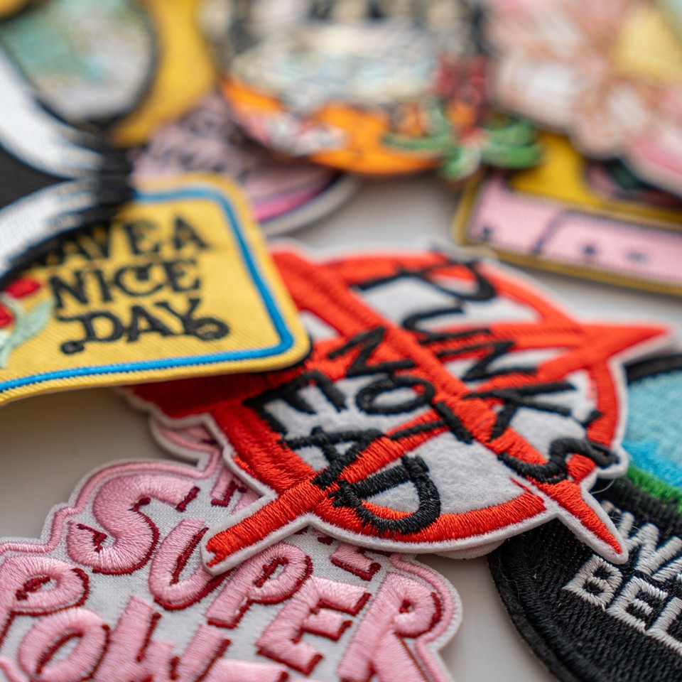 25pcs/lot Random Mix High quality Iron on Patches Fashion Embroidered ...