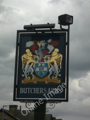 Photo 6x4 Butchers Arms, sign. Pudsey Pudsey/SE2233 The Butchers Arms i ...