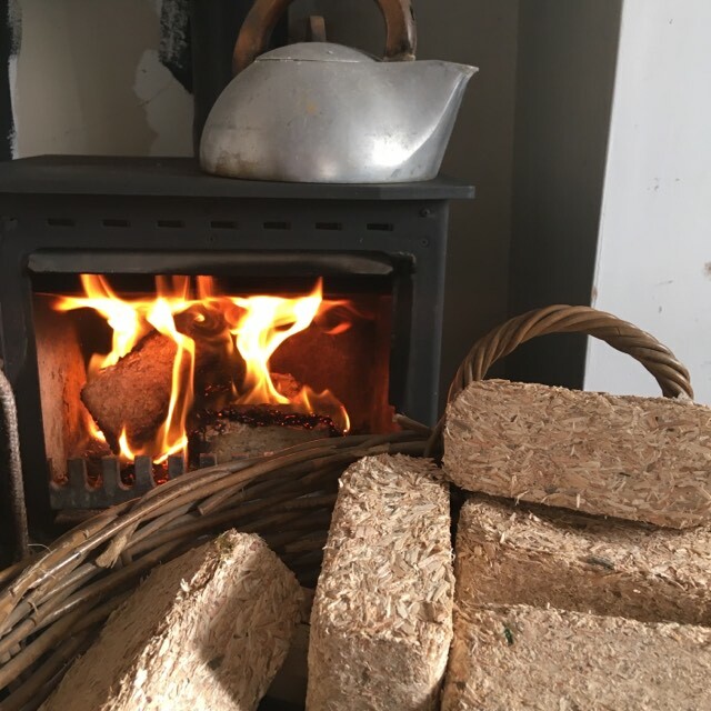 SECONDS HOTBLOCKS WOOD BRIQUETTES, FUEL BURN STOVES & ECO FRIENDLY ...