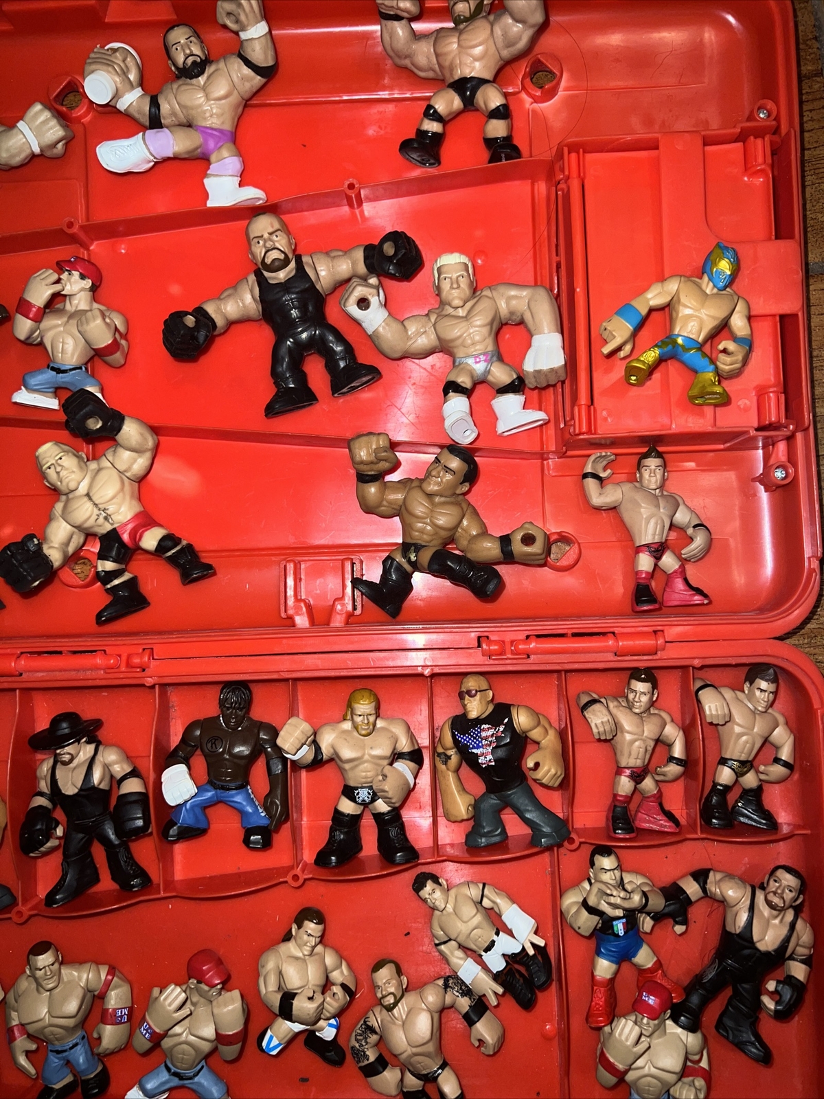 2011 WWE Wrestling Rumblers Money in the Bank Briefcase Ring w 35 Mini ...
