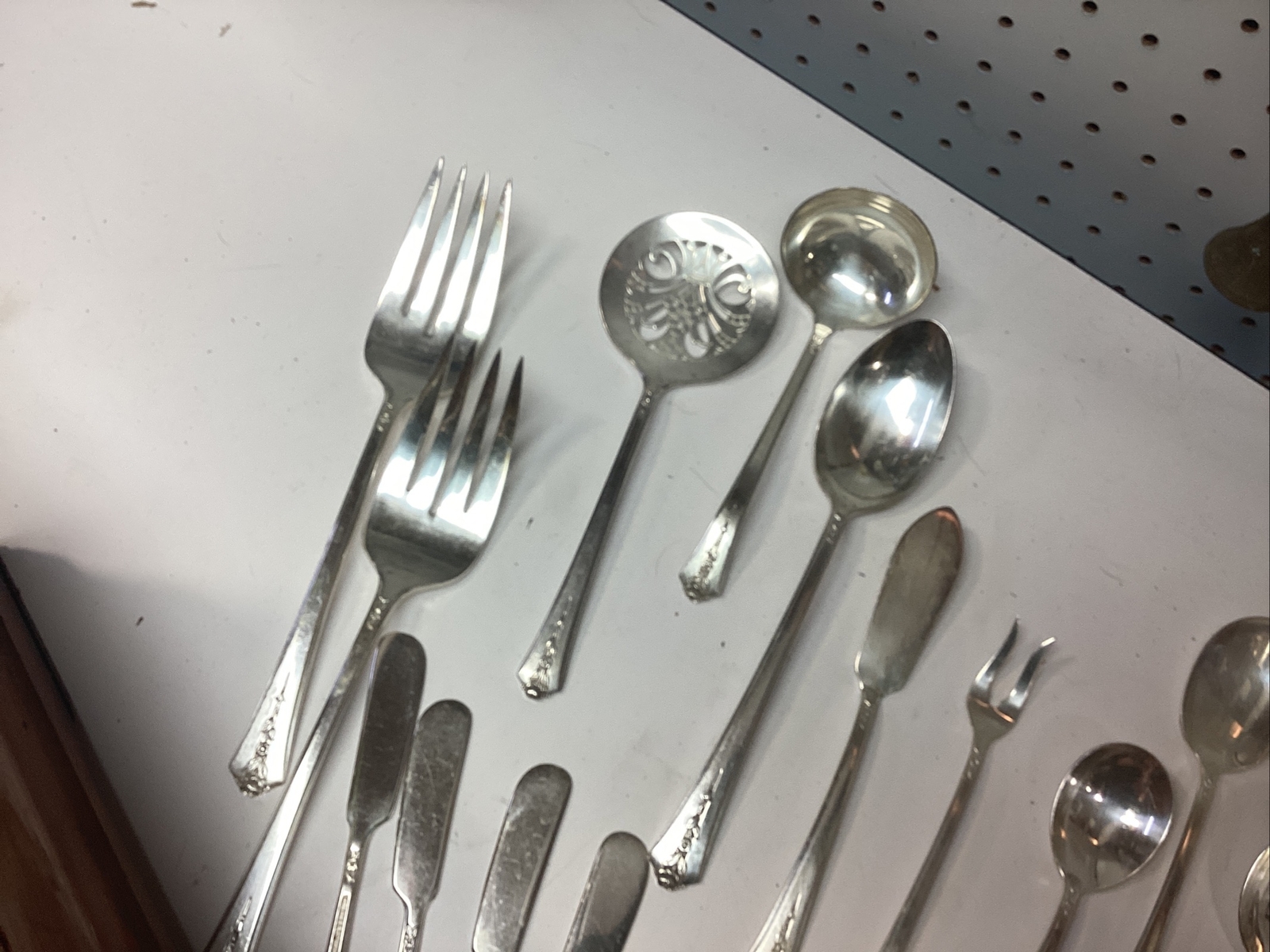 94 Flatware Silverware Set Forks Knifes Spoons Holmes & Edwards Inlaid ...