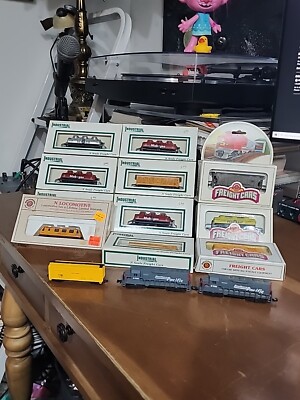 Vintage Lot Of 14 N scale Train Cars Union Pacific EC1 + Others Texaco ...