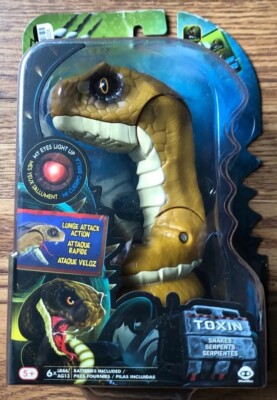 WowWee Untamed Snakes Toxin Rattlesnake Interactive Finger Toy Eyes ...