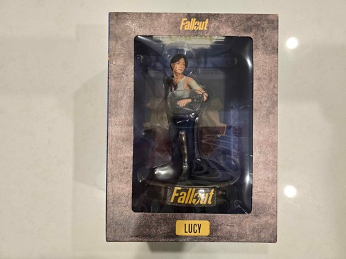 Fallout (Amazon): Lucy Figure Dark Horse | eBay
