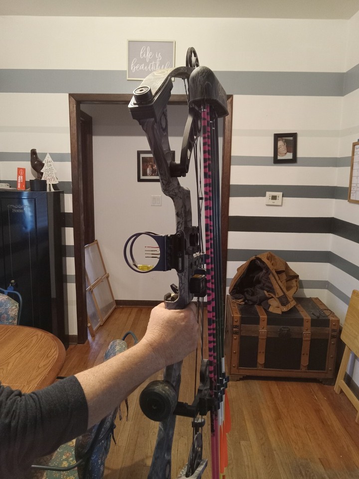 mathews left handed compound bow used. Switchback solo cam. | eBay