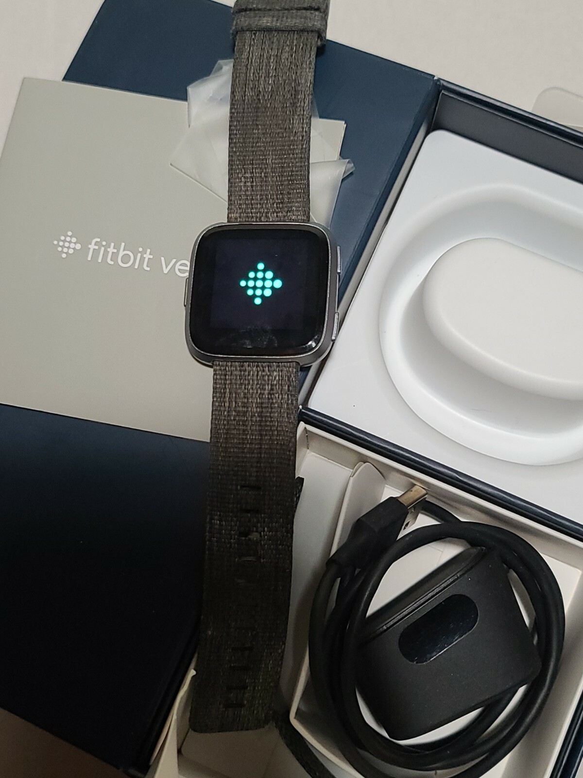 Fitbit Versa FB505 Special Edition HR USED Large Small | eBay